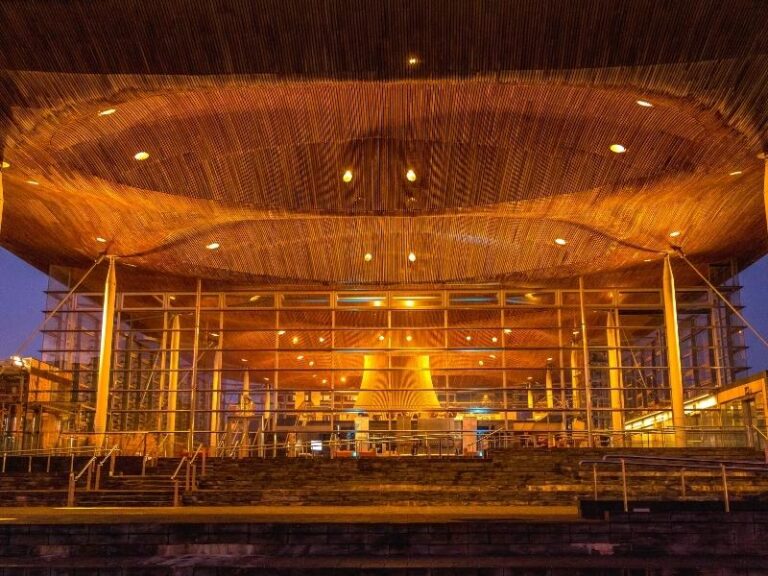 One Day Cardiff Itinerary - Map, Tips & Guide | The Gap Decaders