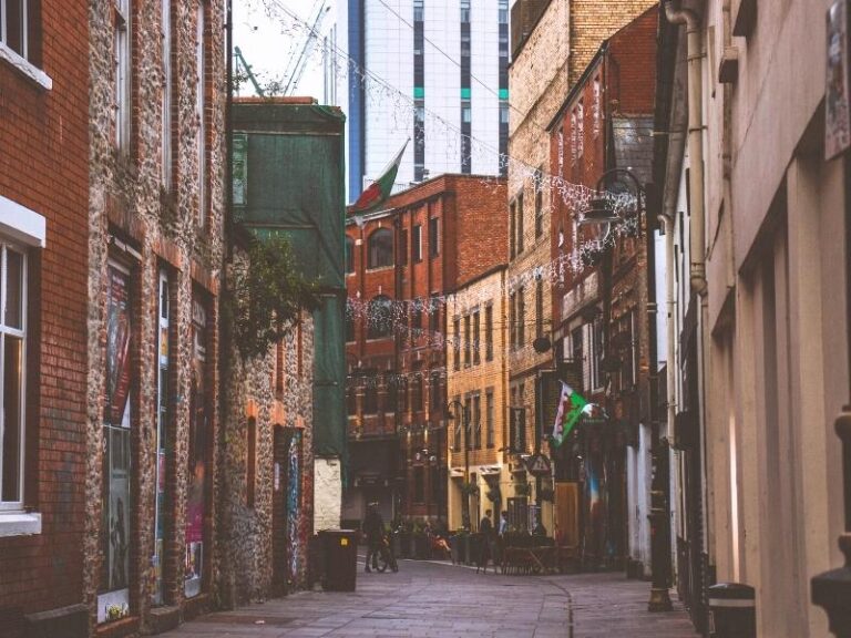 One Day Cardiff Itinerary - Map, Tips & Guide | The Gap Decaders