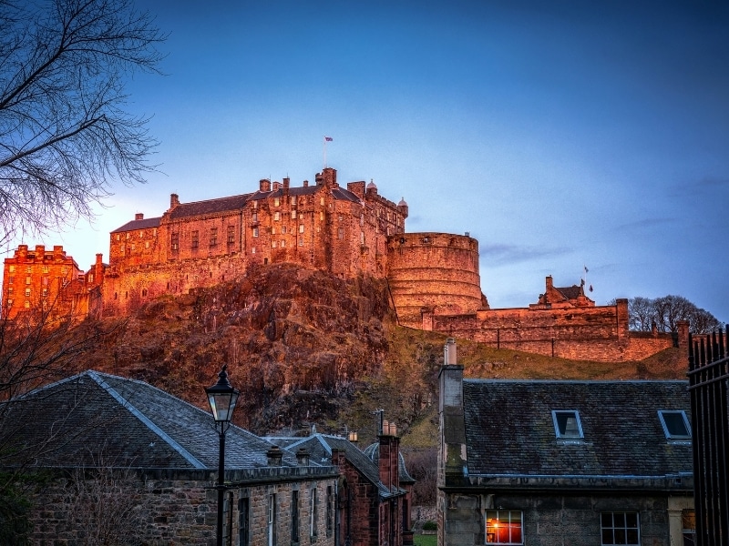 Edinburgh in Autumn: Weather, Where to Go & What to Pack | The Gap Decaders