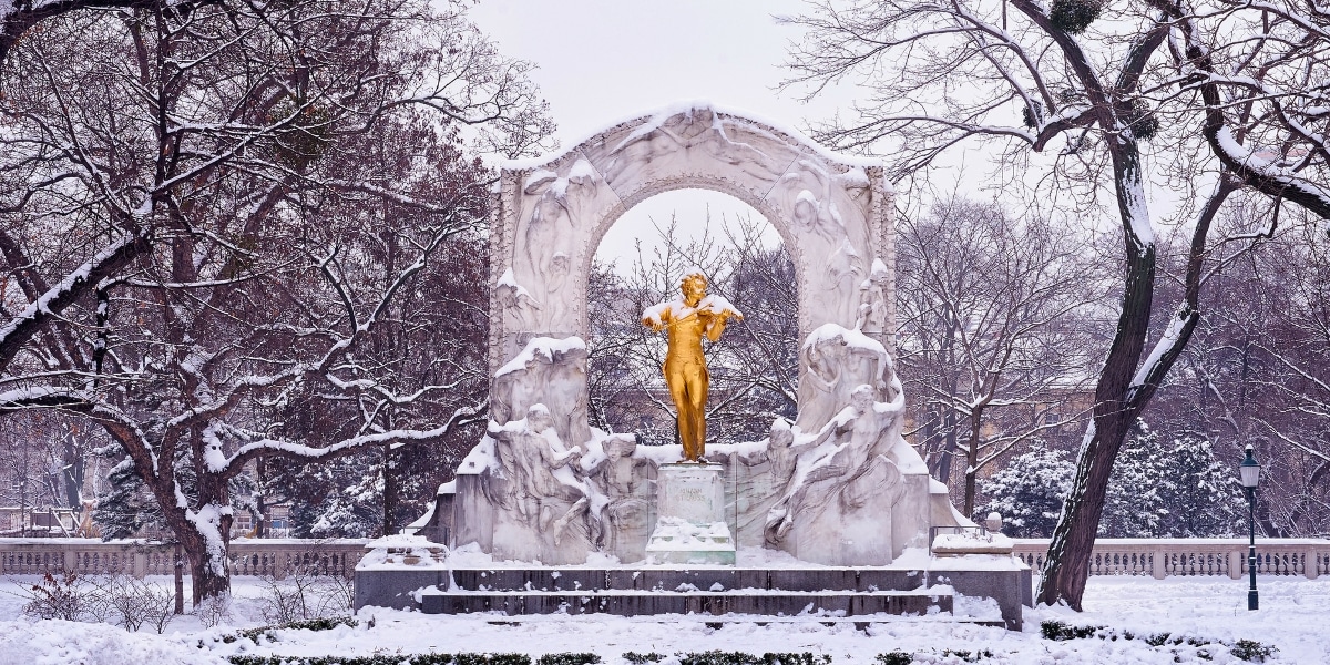 Vienna in Winter: Weather, Packing & Things to Do | The Gap Decaders